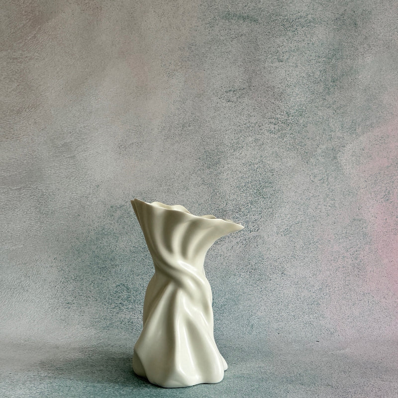 Twist No.1 Vase – Sculptural Porcelain Flower Vase – Sullivan Owen